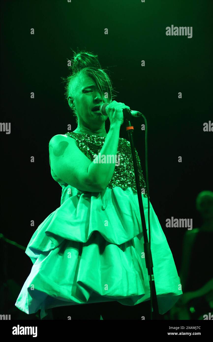 Kathleen Hanna von der Band Bikini Kill bei einem Konzert in der ...