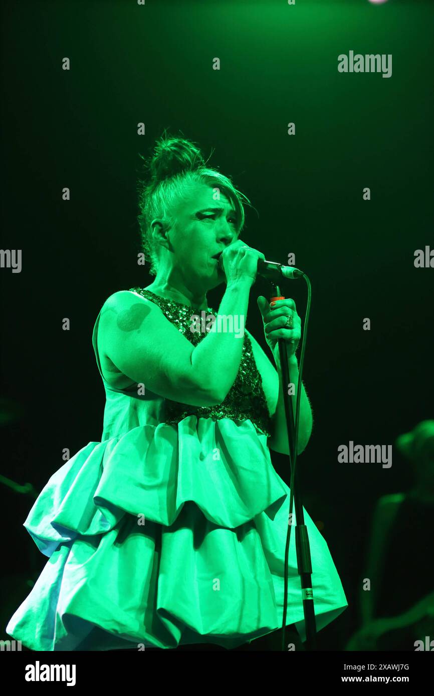 Kathleen Hanna von der Band Bikini Kill bei einem Konzert in der ...