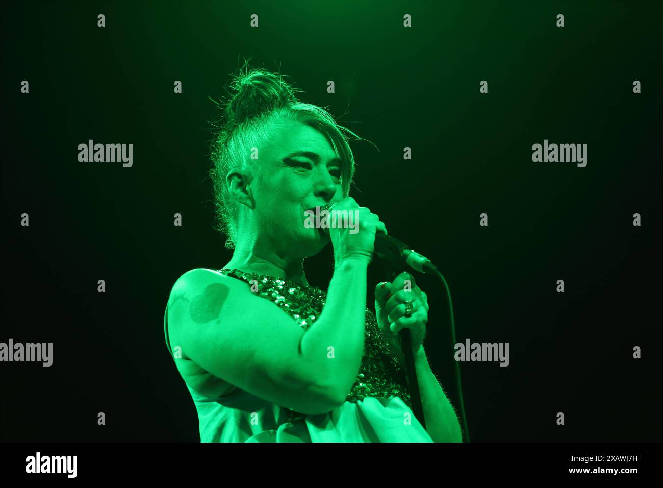 Kathleen Hanna von der Band Bikini Kill bei einem Konzert in der ...