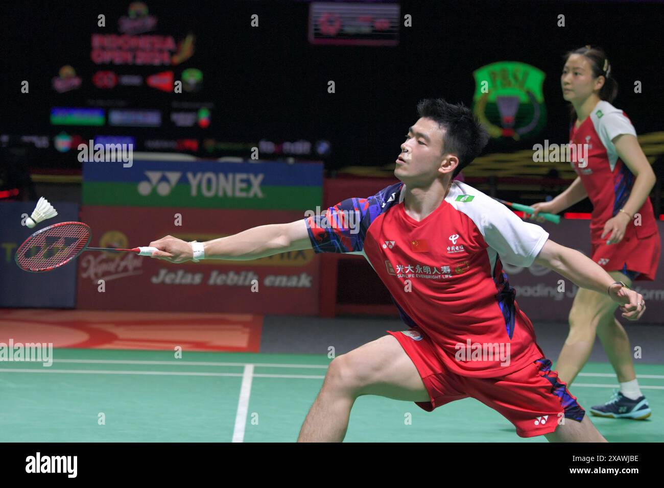 Jakarta, Indonesia. 9th June, 2024. Zheng Siwei (front)/Huang Yaqiong ...