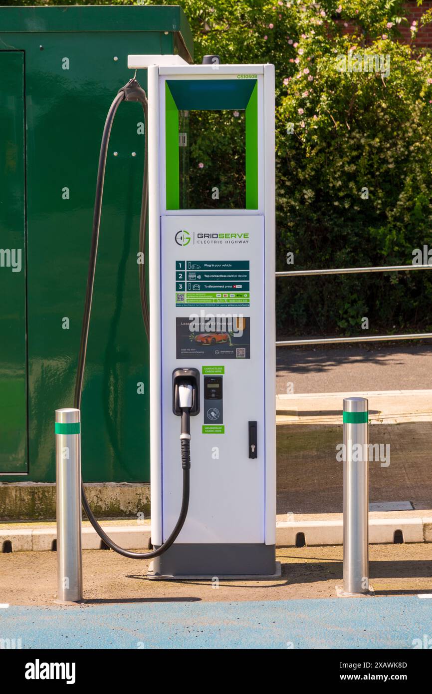 Gridserve electric Car charging point at a service station Stock Photo ...
