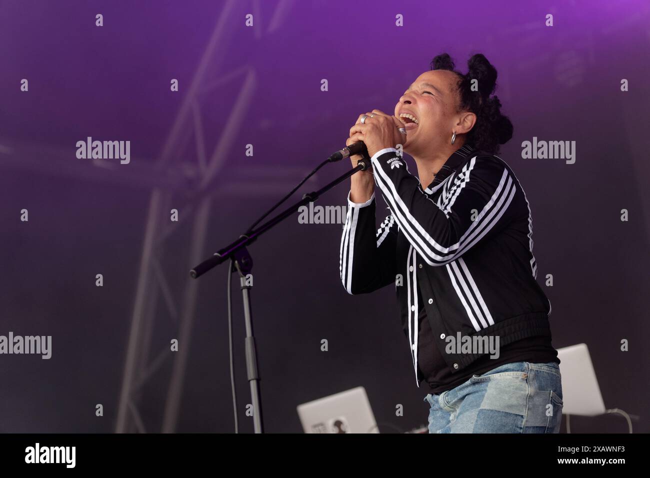 Stereo mcs 2024 hi-res stock photography and images - Alamy