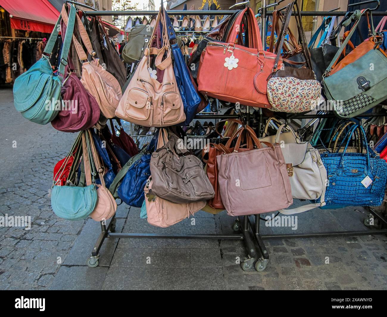 Les fronts hi-res stock photography and images - Alamy