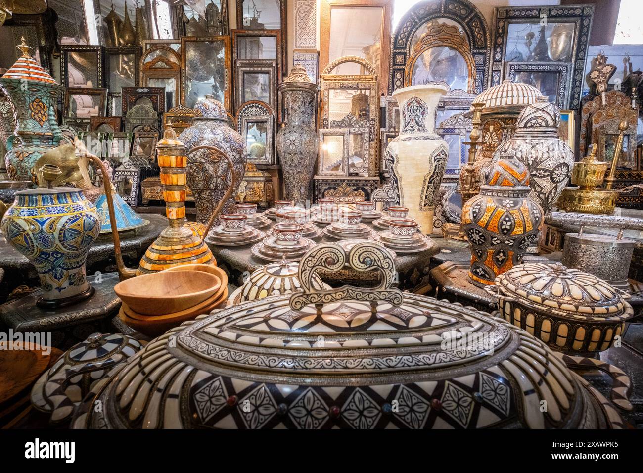 Moroccan crafts hi-res stock photography and images - Alamy