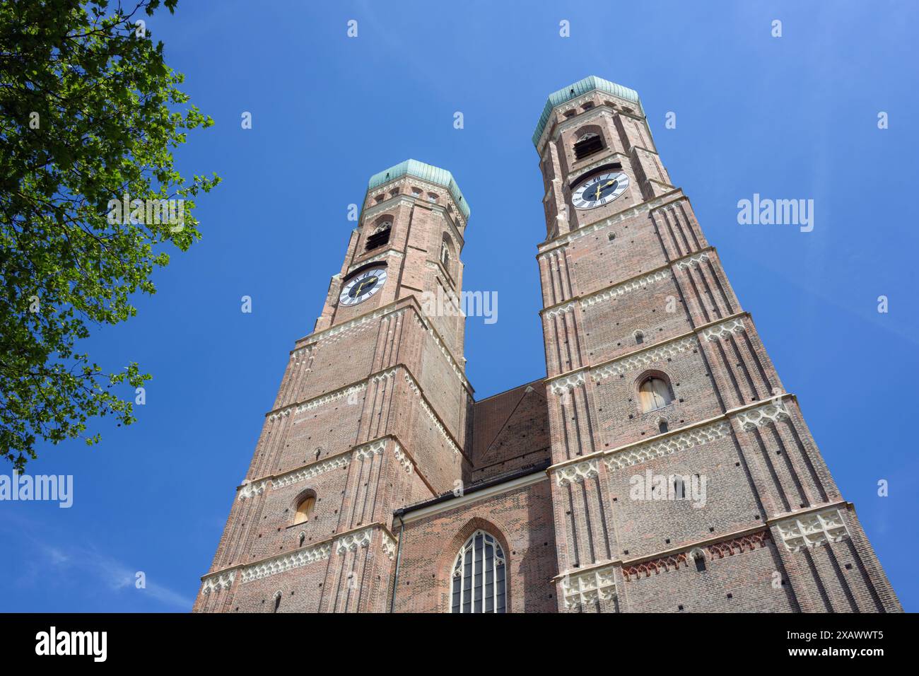 Munich munchen germany city skyline hi-res stock photography and images ...