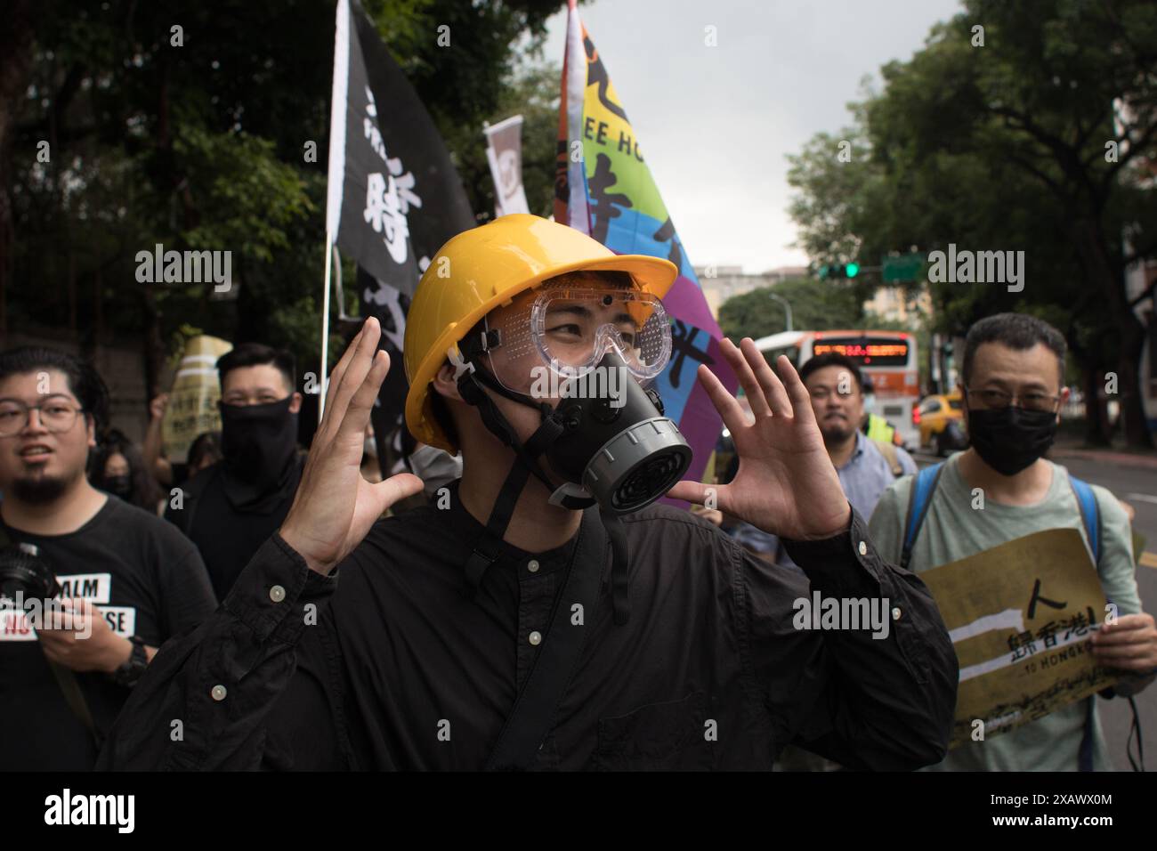 Hong Kong’s people living in Taiwan and members of local civic groups ...