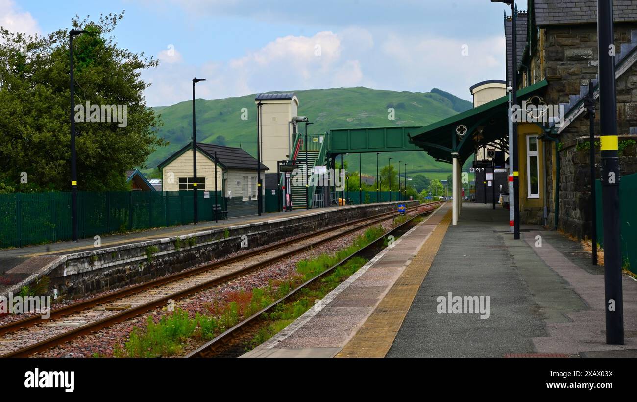 Machynlleth railway station, Transport for Wales, Machynlleth Powys ...