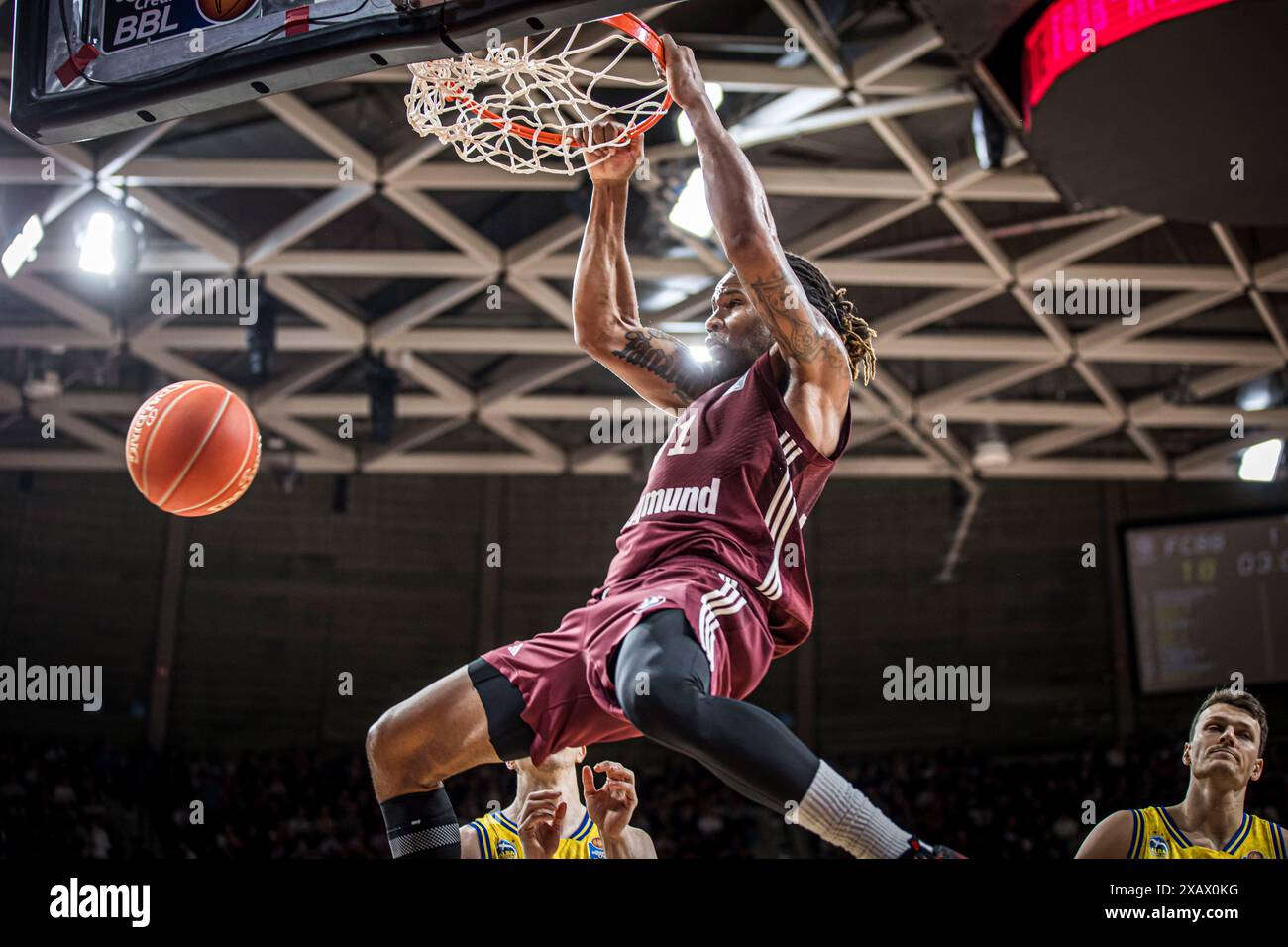 Devin Booker #31 von FC Bayern Muenchen FC Bayern Muenchen vs Alba ...