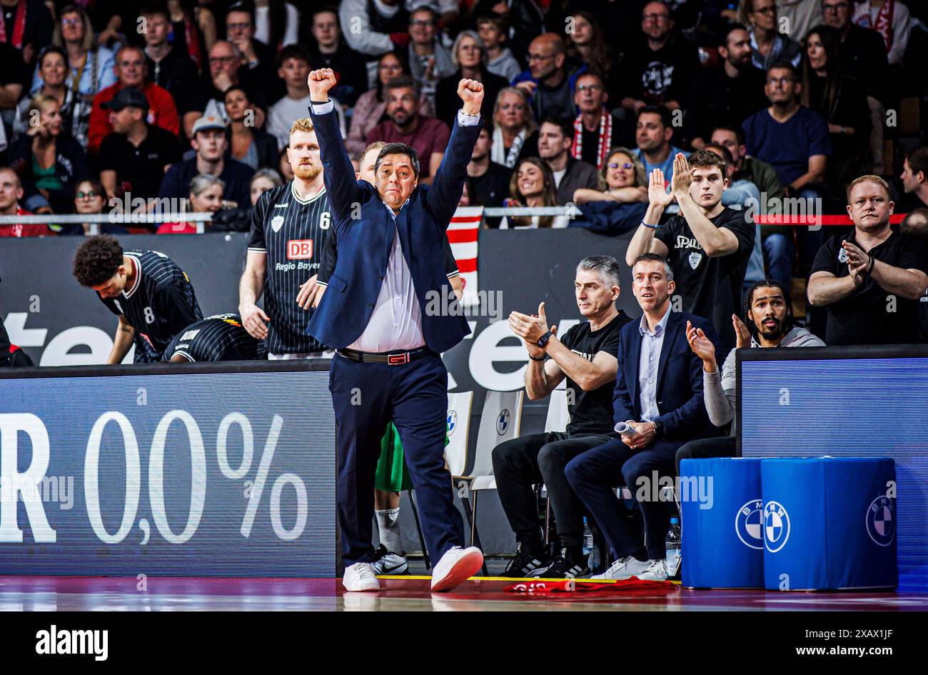 Sasa Filipovski Head coach Trainer von Wuerzburg Baskets FC Bayern ...