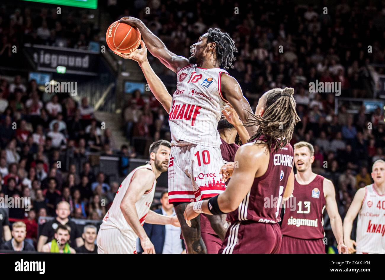 Darius perry wuerzburg baskets hi-res stock photography and images - Alamy