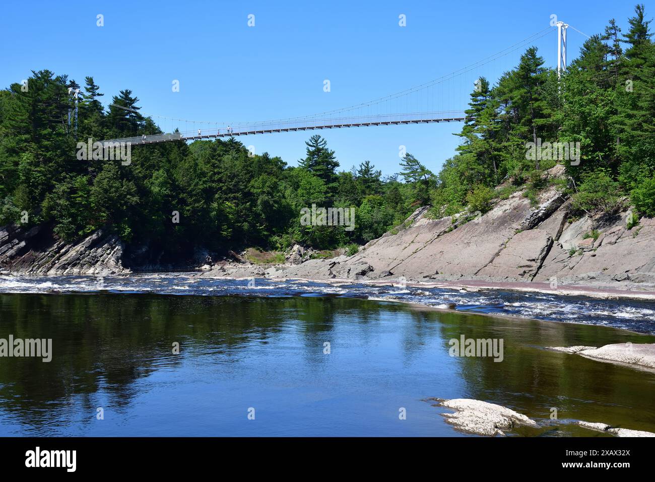 Suspended pedestrian bridge Parc des Chutes de la Chaudiere 113 m long ...