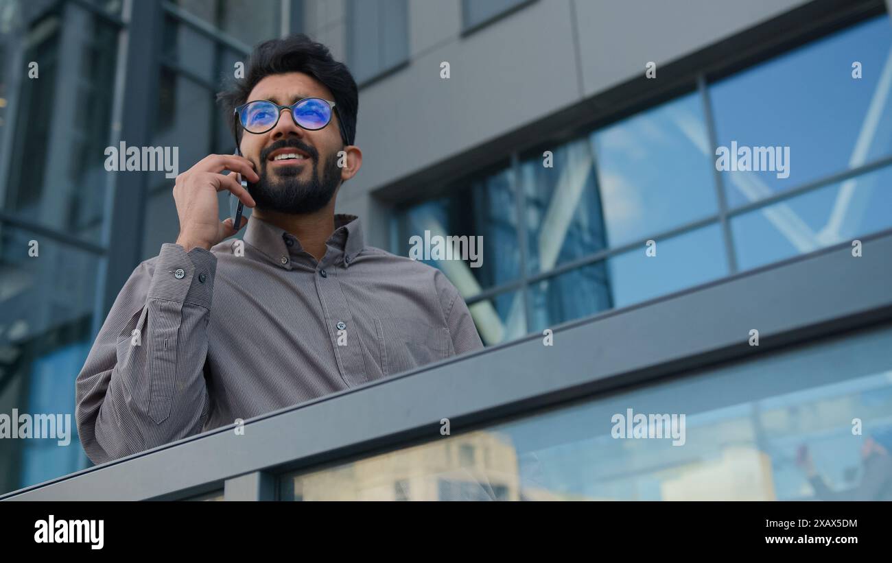 Arabian indian man commercial entrepreneur hi-res stock photography and ...