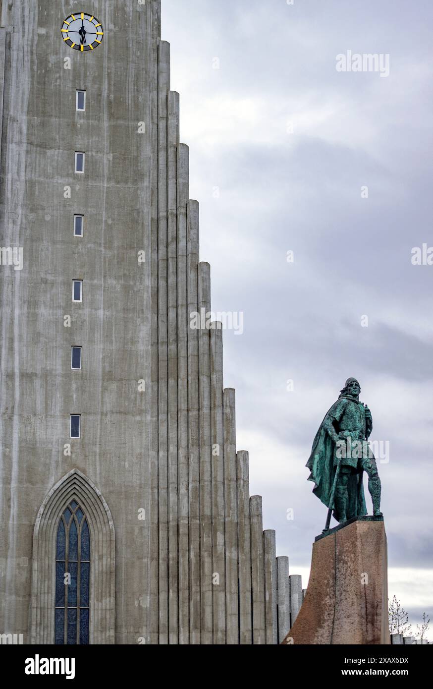 Statue of the viking Leifur Eiríksson (Leiv Erikson) in front of the ...