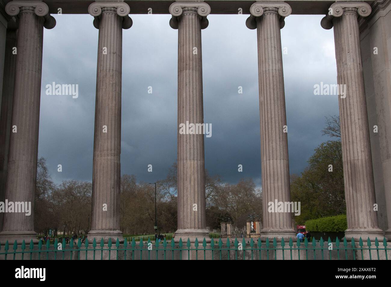Grecian columns of the Grand Entrance at Hyde Park Corner, London ...