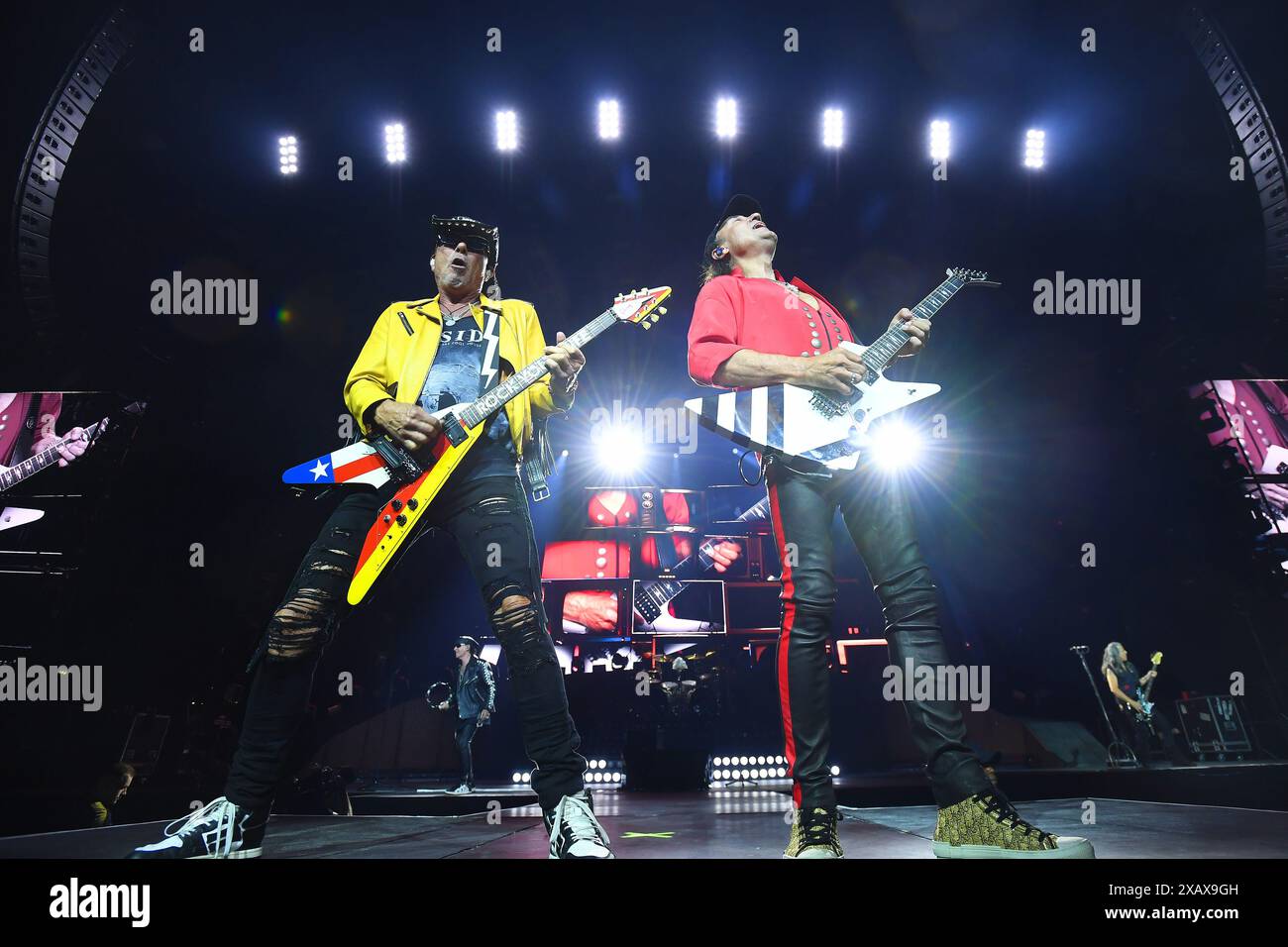 LONDON, ENGLAND - JUNE 08: Rudolf Schenker and Matthias Jabs of ...