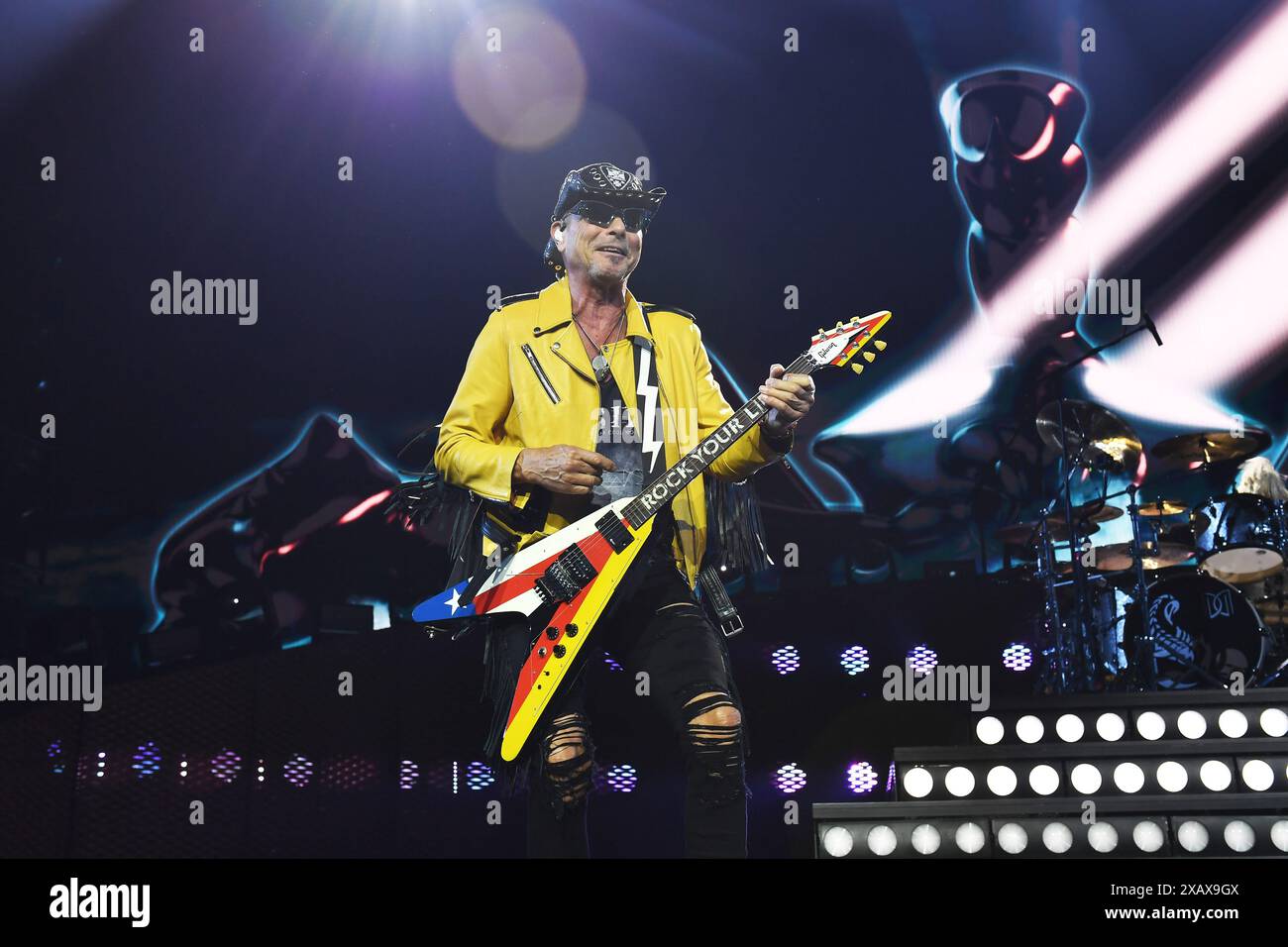 LONDON, ENGLAND - JUNE 08: Rudolf Schenker of ‘Scorpions’ performing at ...