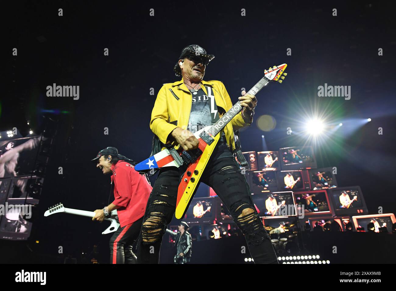 LONDON, ENGLAND - JUNE 08: Matthias Jabs and Rudolf Schenker of ...