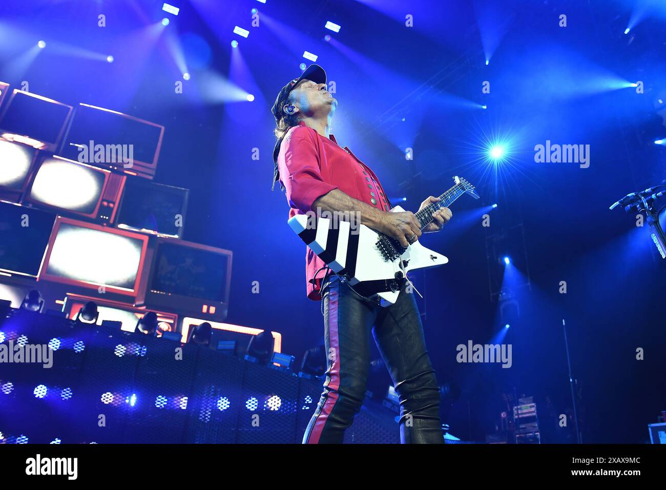 LONDON, ENGLAND - JUNE 08: Matthias Jabs of ‘Scorpions’ performing at ...