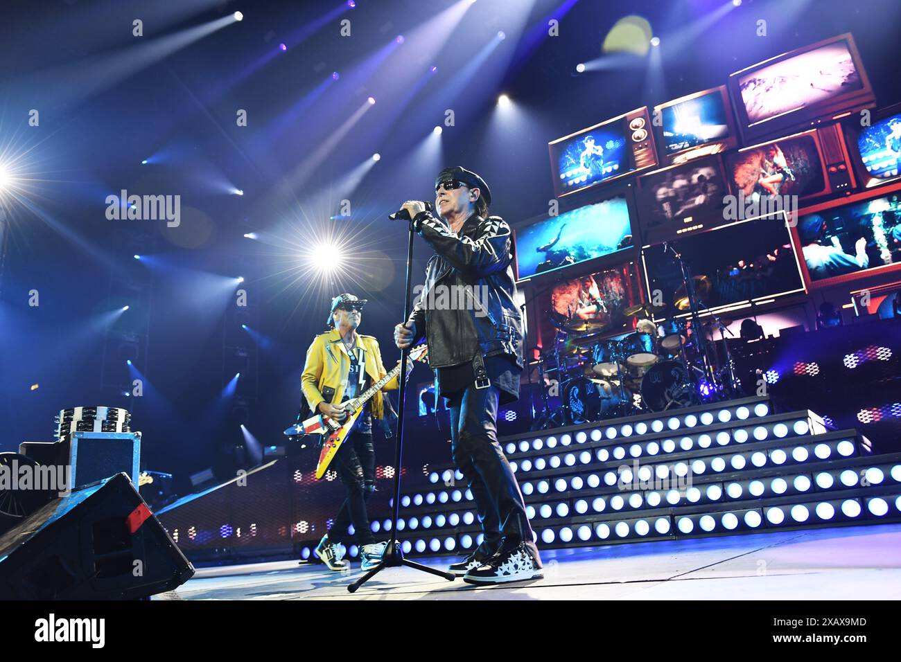 LONDON, ENGLAND - JUNE 08: Rudolf Schenker and Klaus Meine of ...