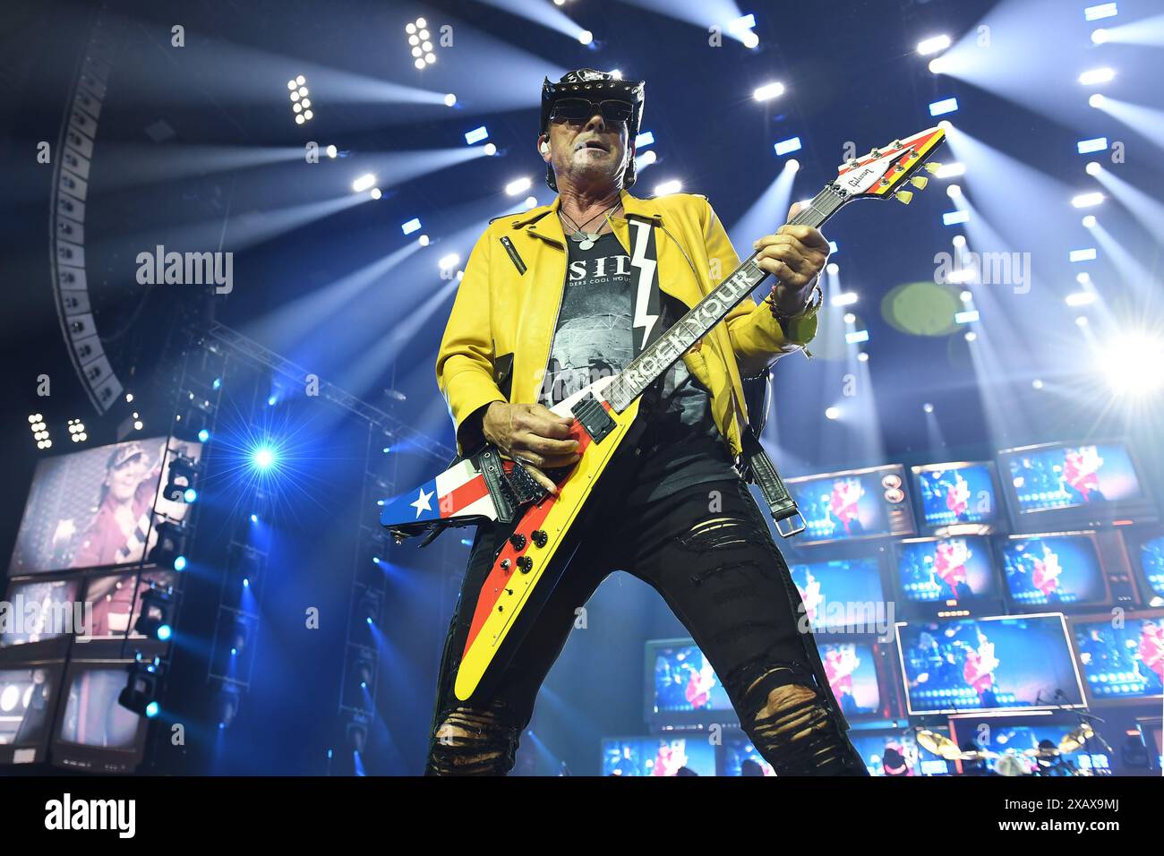 LONDON, ENGLAND - JUNE 08: Rudolf Schenker of ‘Scorpions’ performing at ...