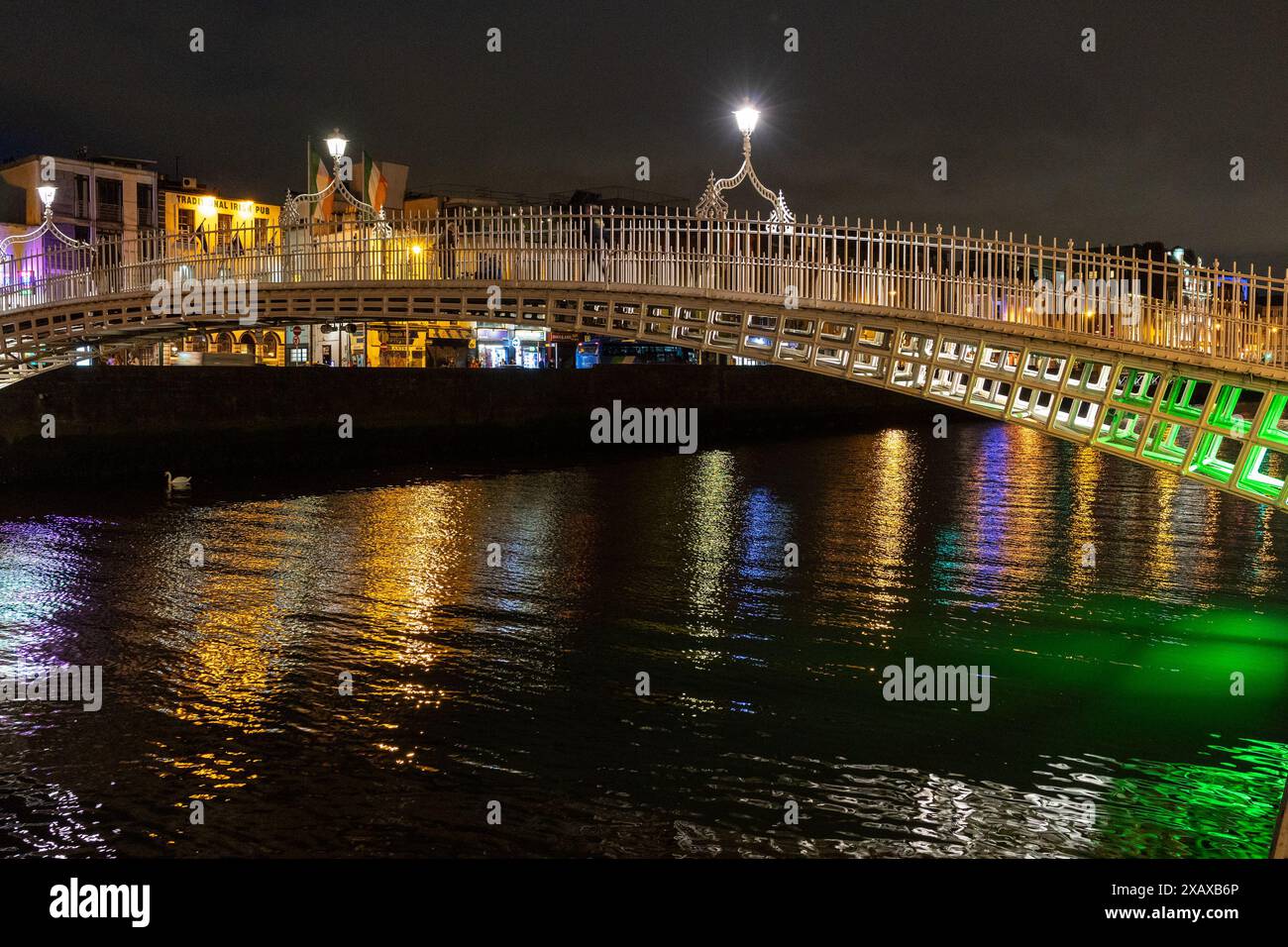 DUBLIN, IRELAND - 25 MARCH 2023: The Ha'penny bridge in Dublin City ...