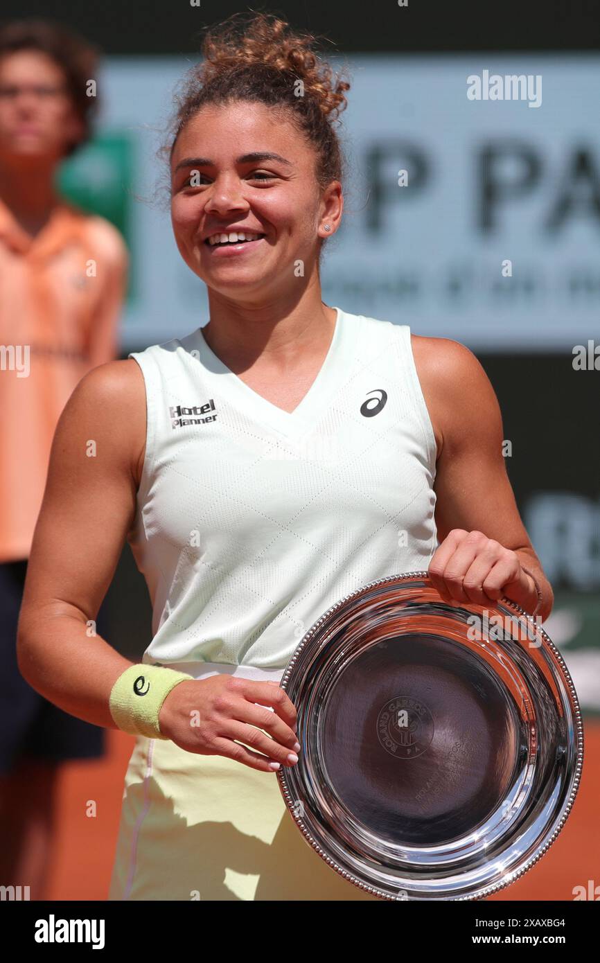 9th June 2024; Roland Garros, Paris, France; 2024 French Open Tennis tournament, Day 15; Jasmine ...