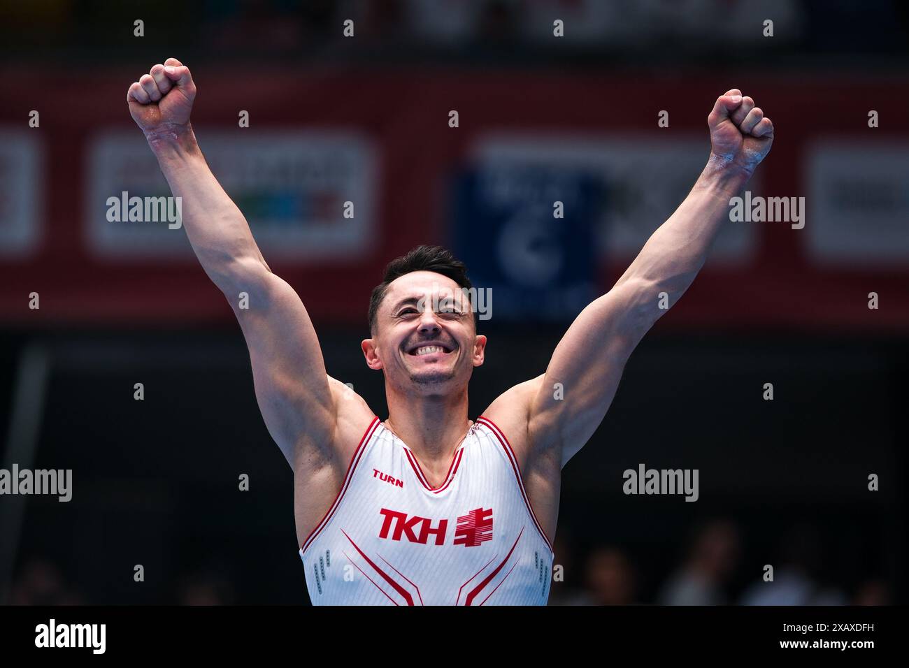 Andreas Toba (TK Hannover) freut sich ueber den Sieg am Reck, Die ...