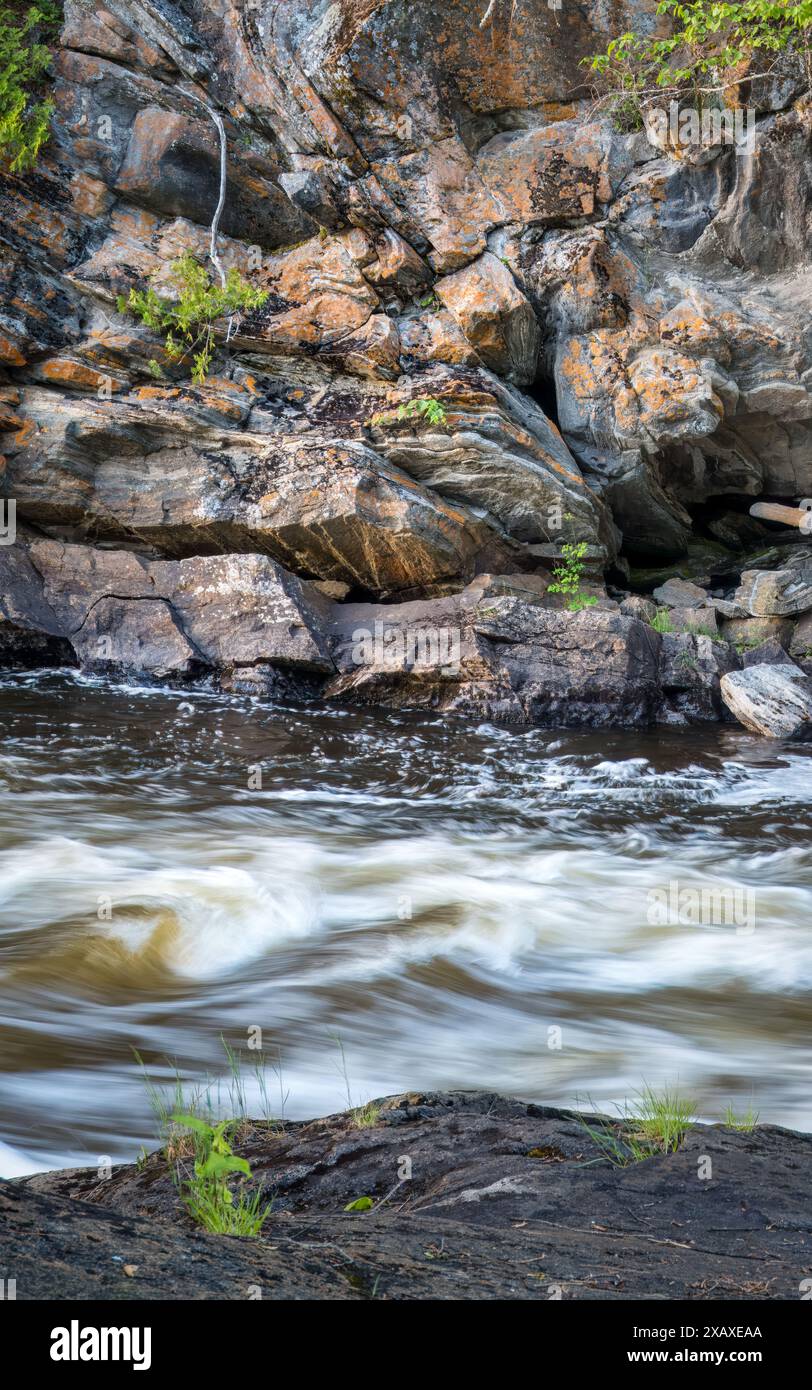 Metamorphic rock gneiss hi-res stock photography and images - Alamy