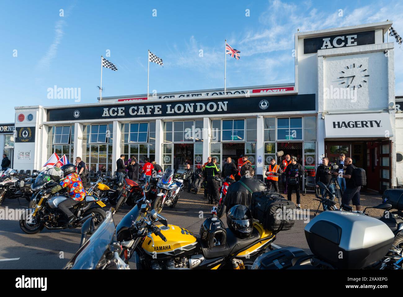 Memorial motorcycle ride to commemorate 'Hairy Biker' Dave Myers who ...