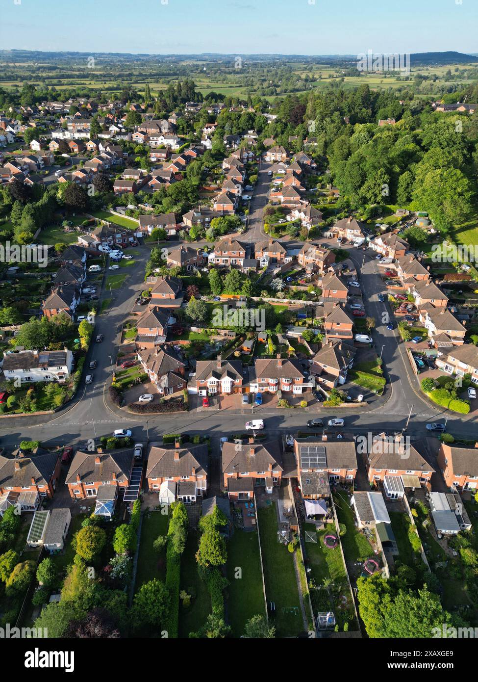 Suburban semi detached detached housing hi-res stock photography and ...