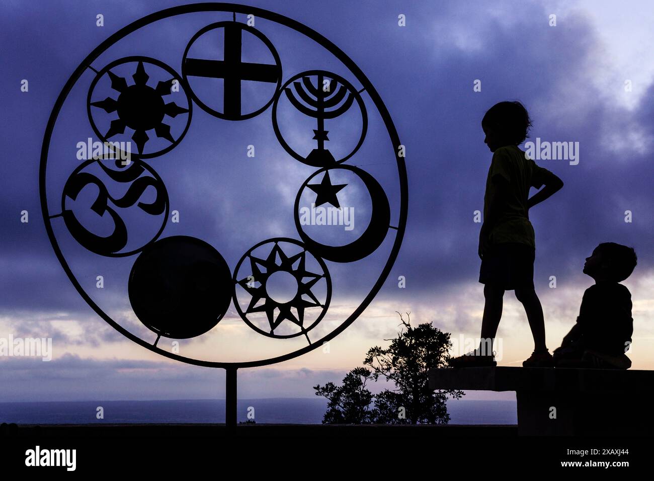 Main religions symbols hi-res stock photography and images - Alamy