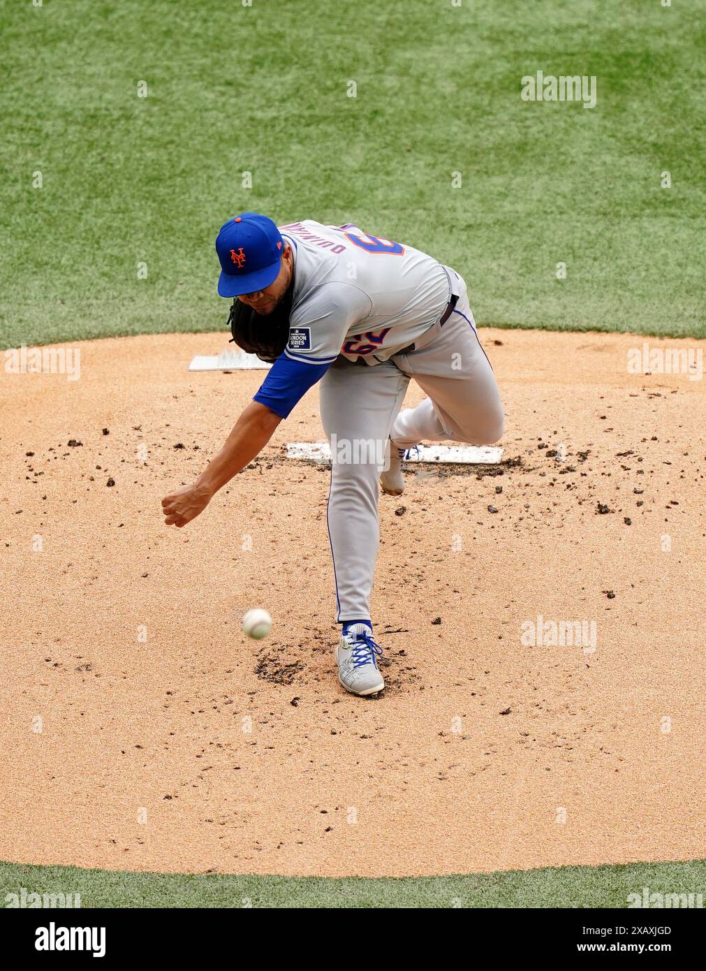 New York Mets' Jose Quintana pitches during game two of the MLB London ...