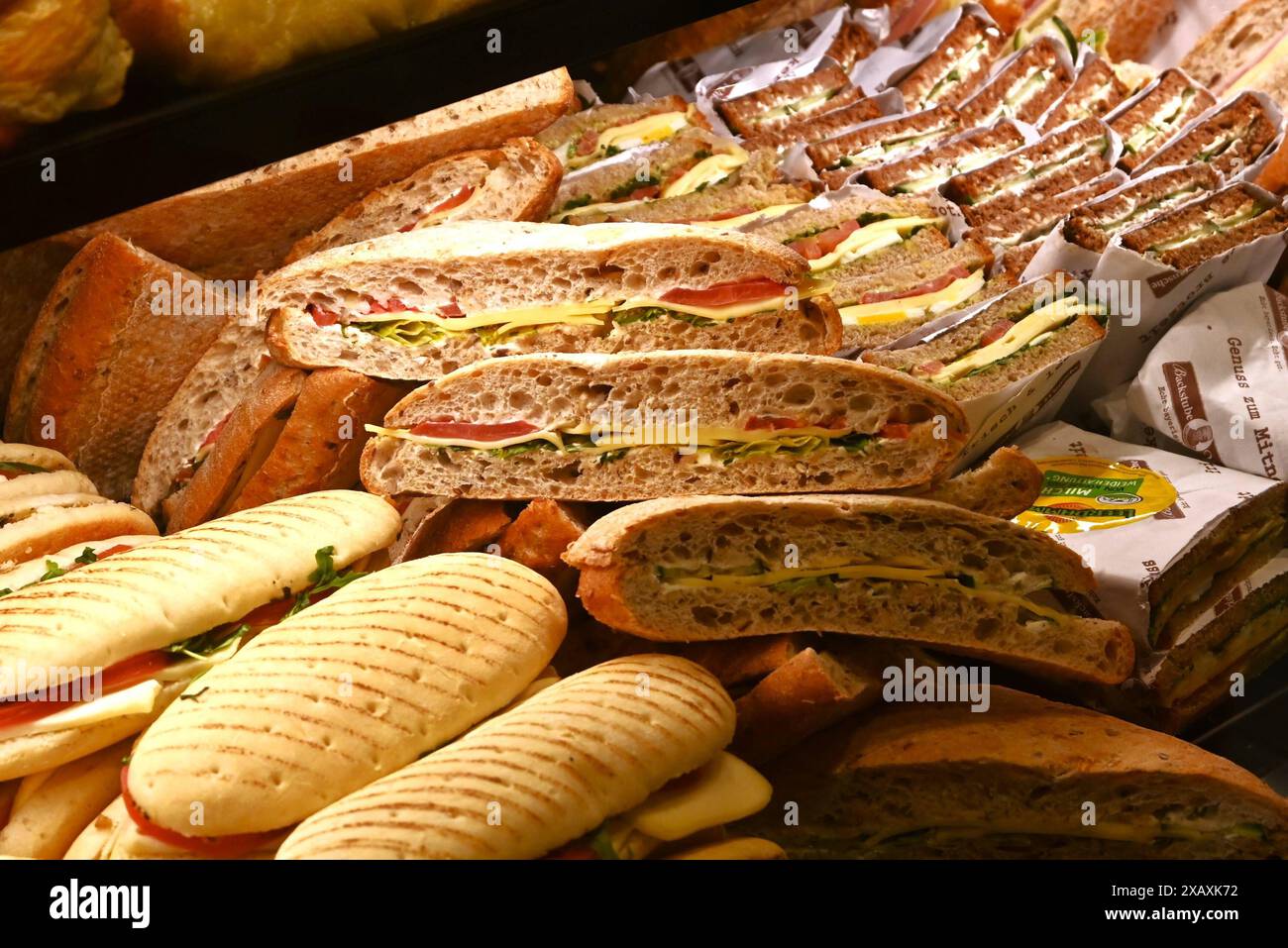 Wünsche Bäckerei am Flughafen München. Foto: Belegtes Brot, genannt ...