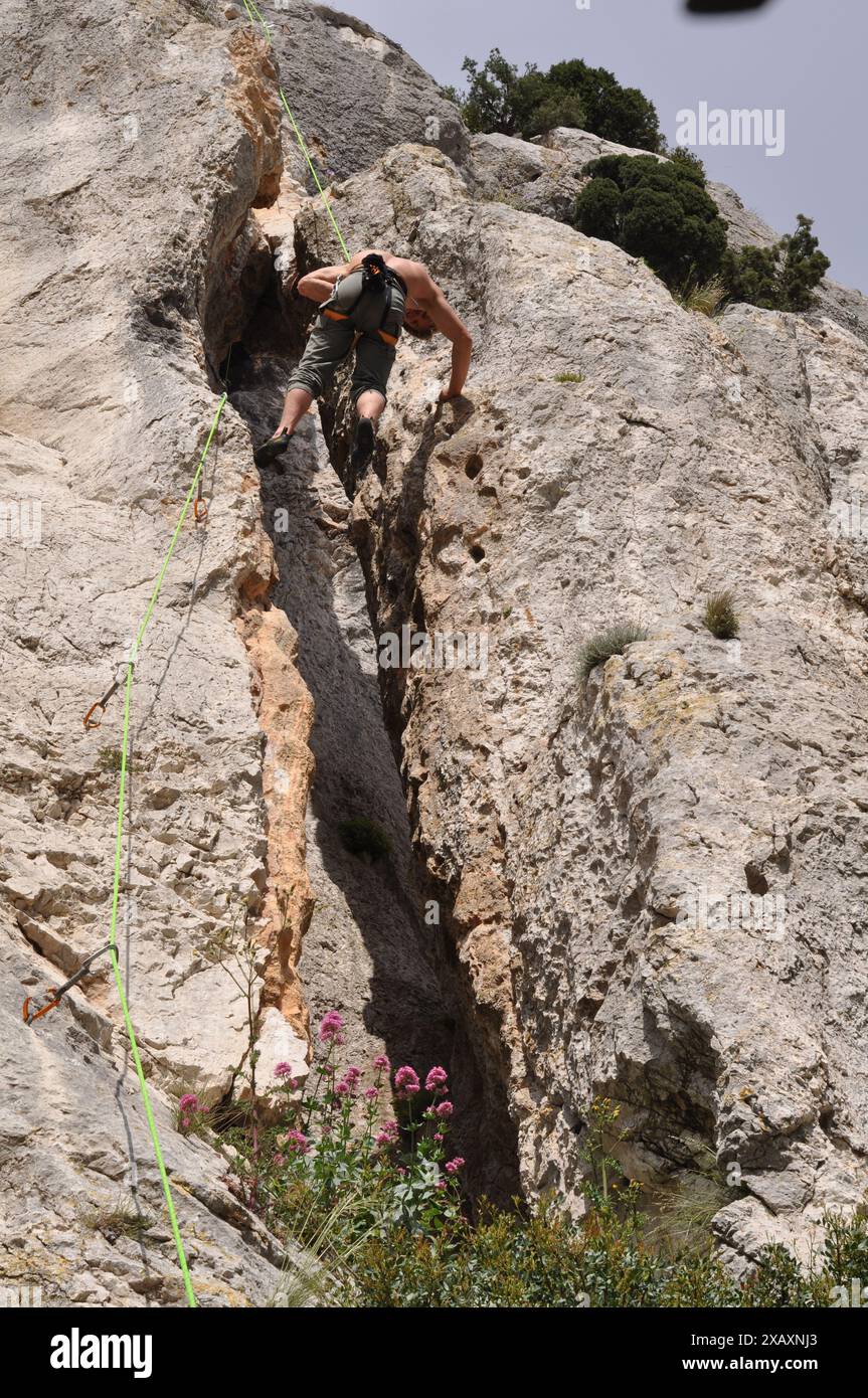 Climbing on the cliffs of the mount Faron in Toulon Stock Photo - Alamy
