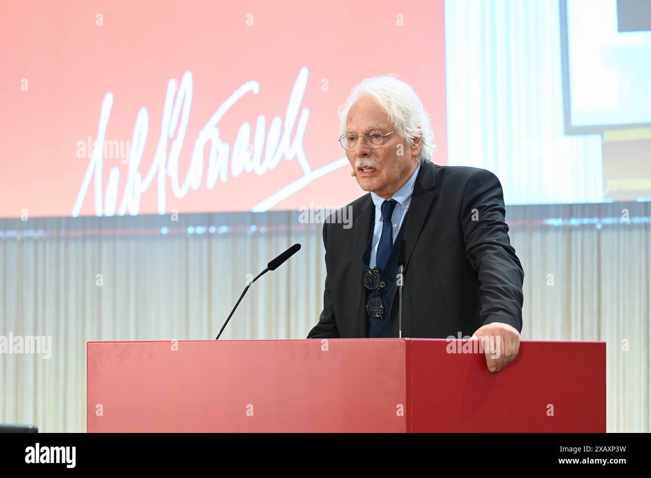 Journalist Thomas Roth redet bei der Verleihung des Lew Kopolew Preis ...