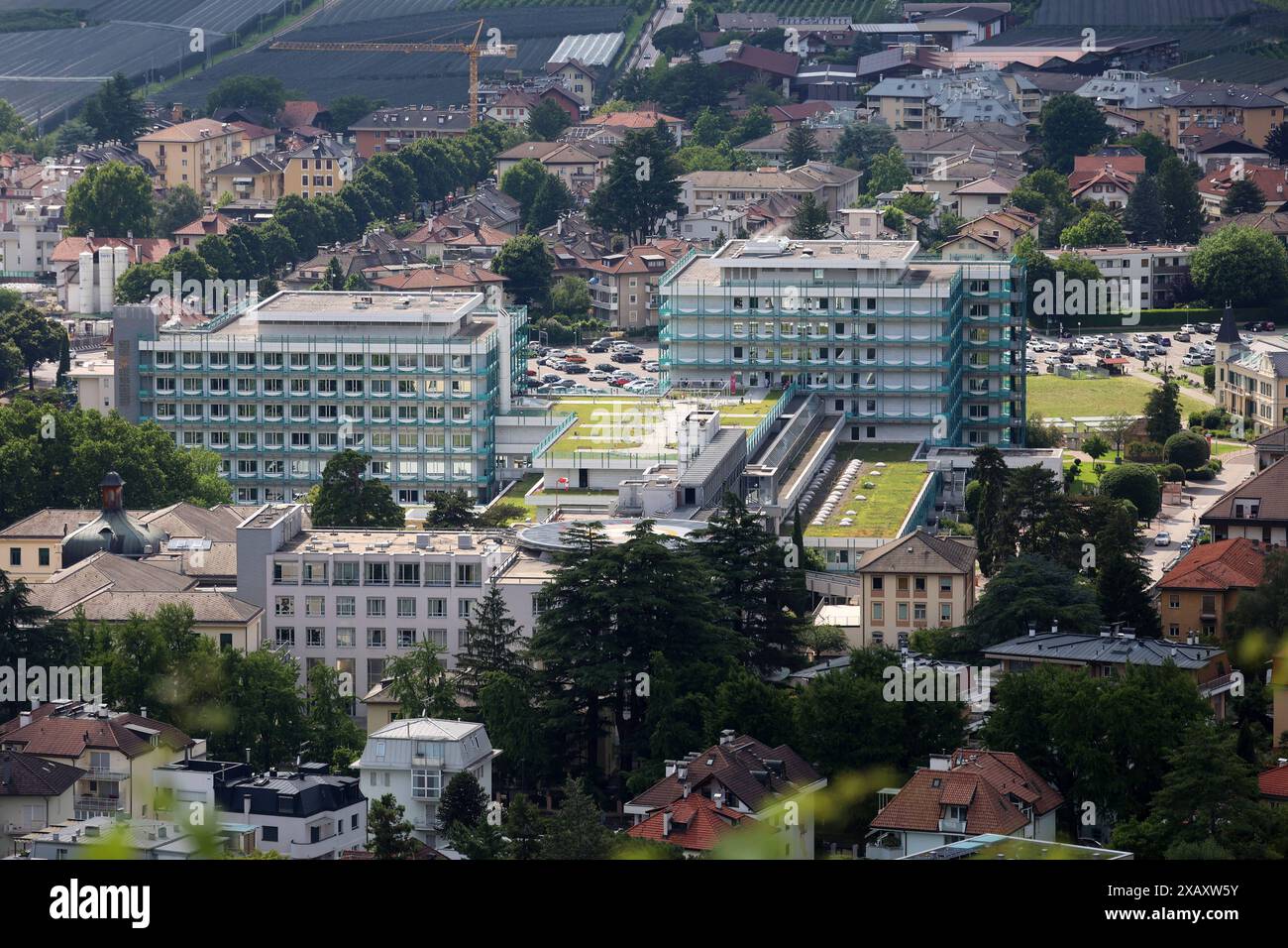 Meran, Südtirol, Italien 07. Juni 2024: Hier die Kurstadt Meran, Merano ...