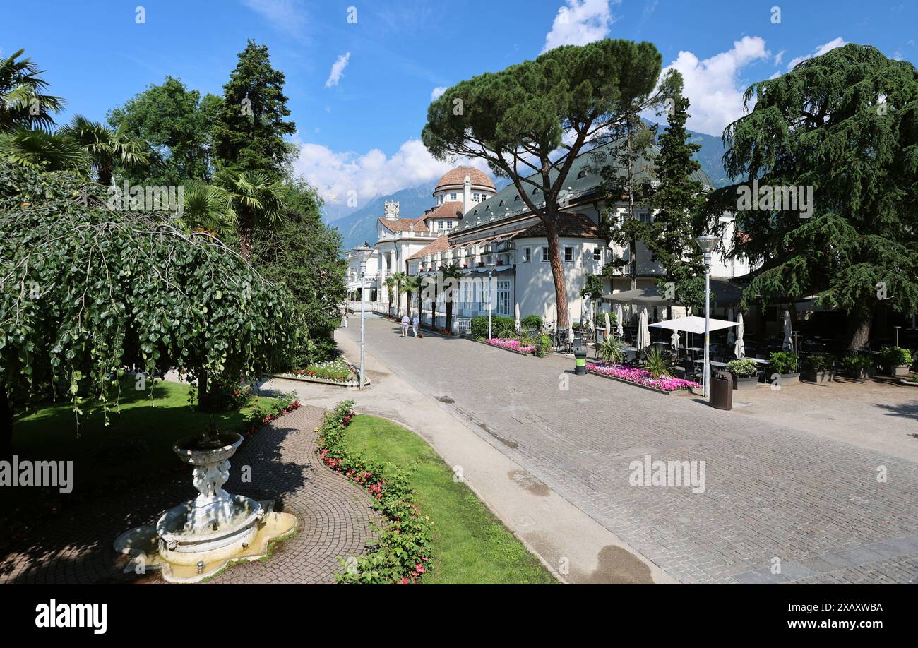 Meran, Südtirol, Italien 07. Juni 2024: Hier die Kurstadt Meran, Merano ...