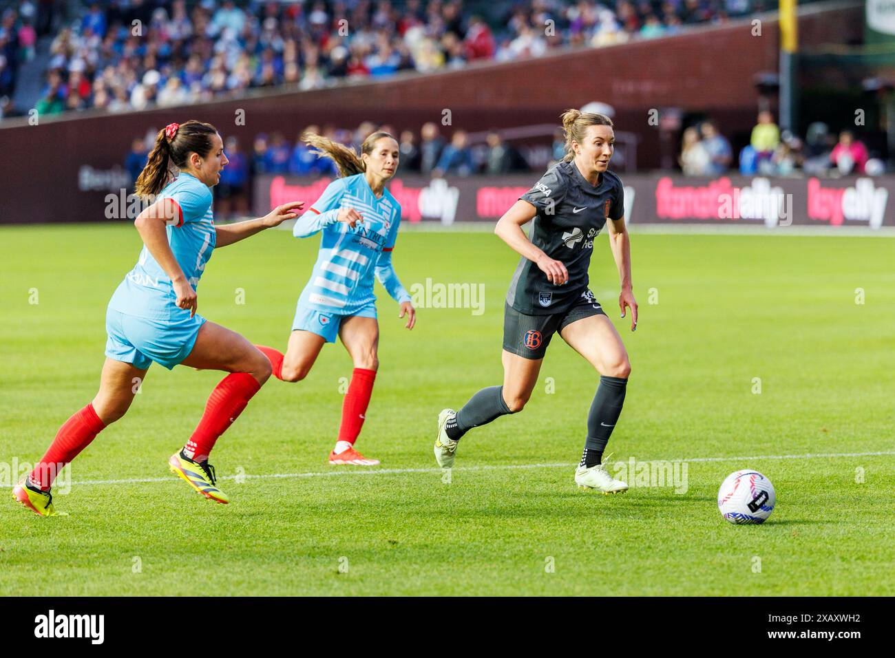Chicago, Illinois, USA. 08th June, 2024. Bay FC midfielder Dorian ...