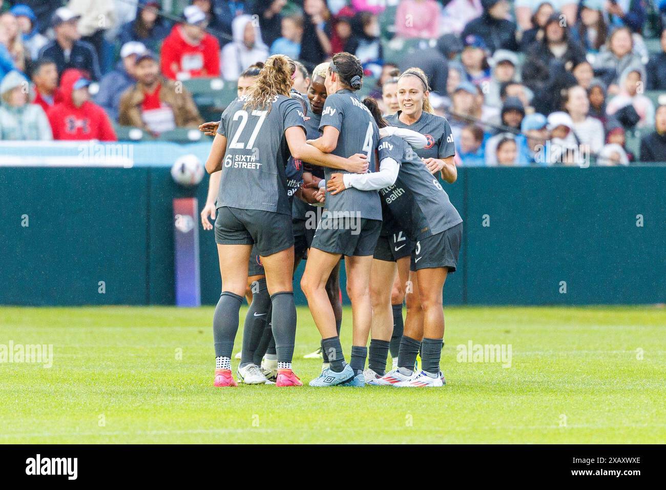 Chicago, Illinois, USA. 08th June, 2024. Bay FC players celebrate goal ...