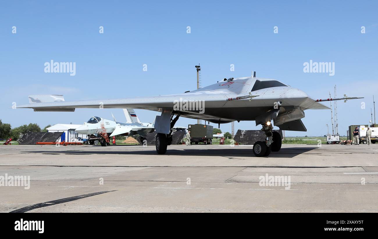 Sukhoi S-70 Okhotnik-B (Hunter-B) a Russian heavy UCAV that was being ...