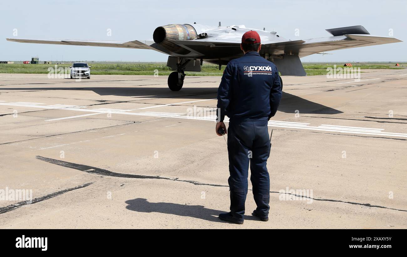 Sukhoi S-70 Okhotnik-B (Hunter-B) a Russian heavy UCAV that was being ...