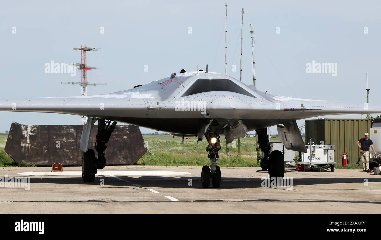 Sukhoi S-70 Okhotnik-B (Hunter-B) a Russian heavy UCAV that was being ...