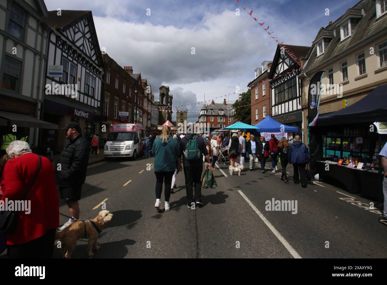 Morpeth Fair Day Parade With Classic Vehicle Parade and Morpeth Pipe ...