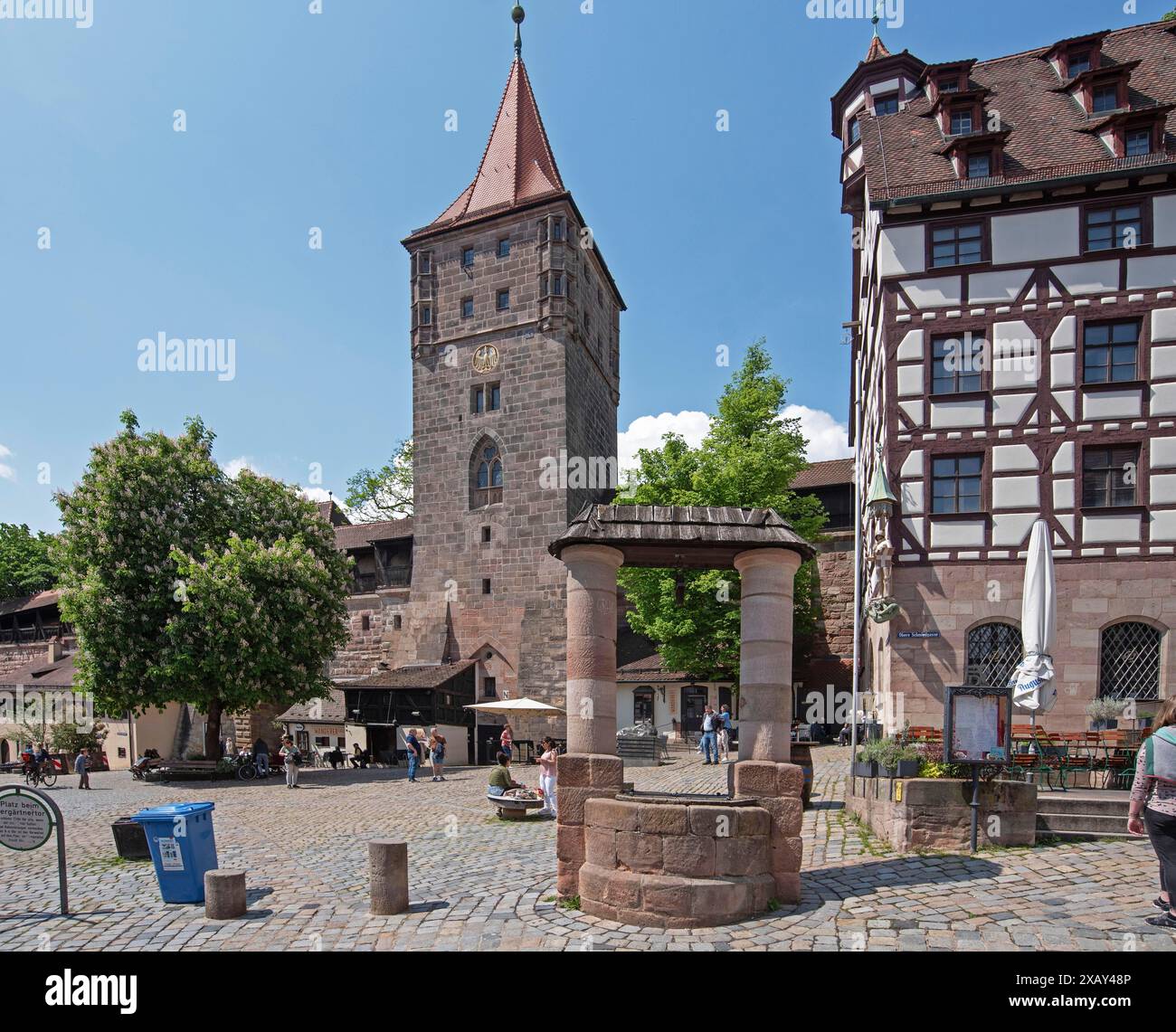 Tower to draw hi-res stock photography and images - Alamy