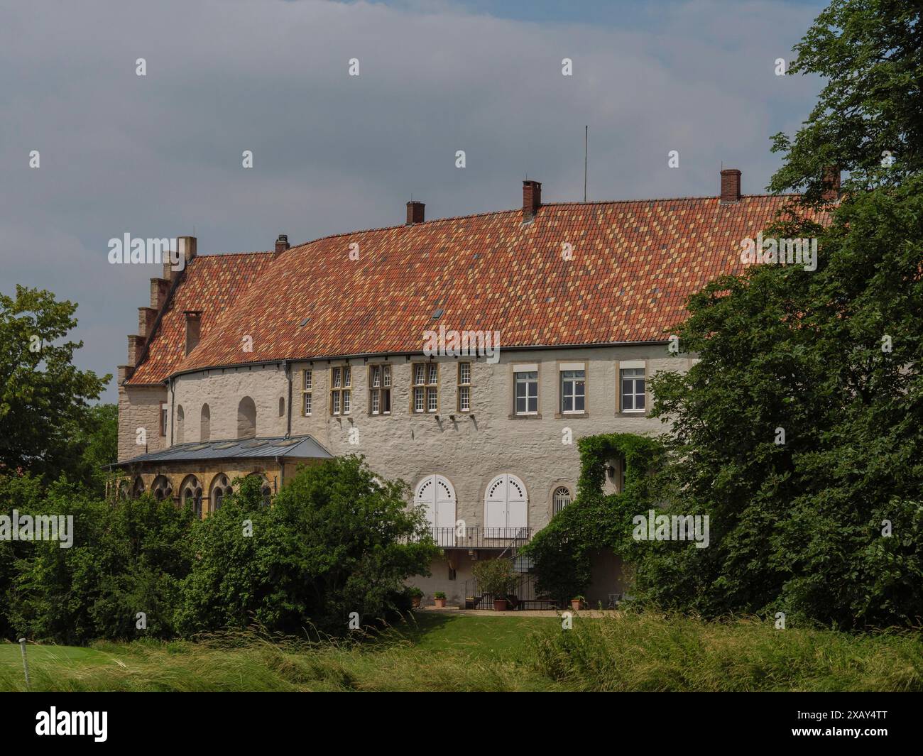 Green tiled building hi-res stock photography and images - Alamy
