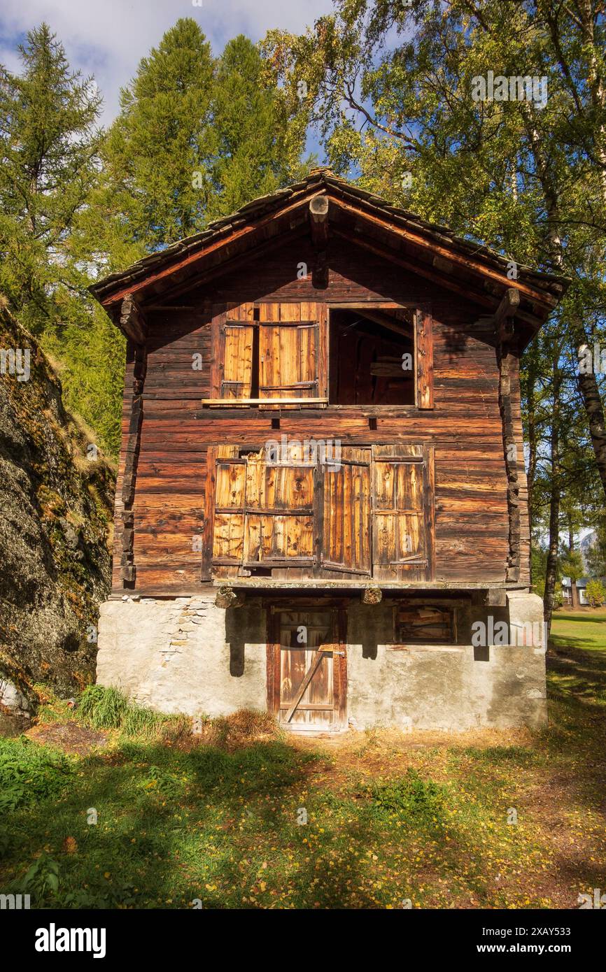 Weather in the alps hi-res stock photography and images - Alamy
