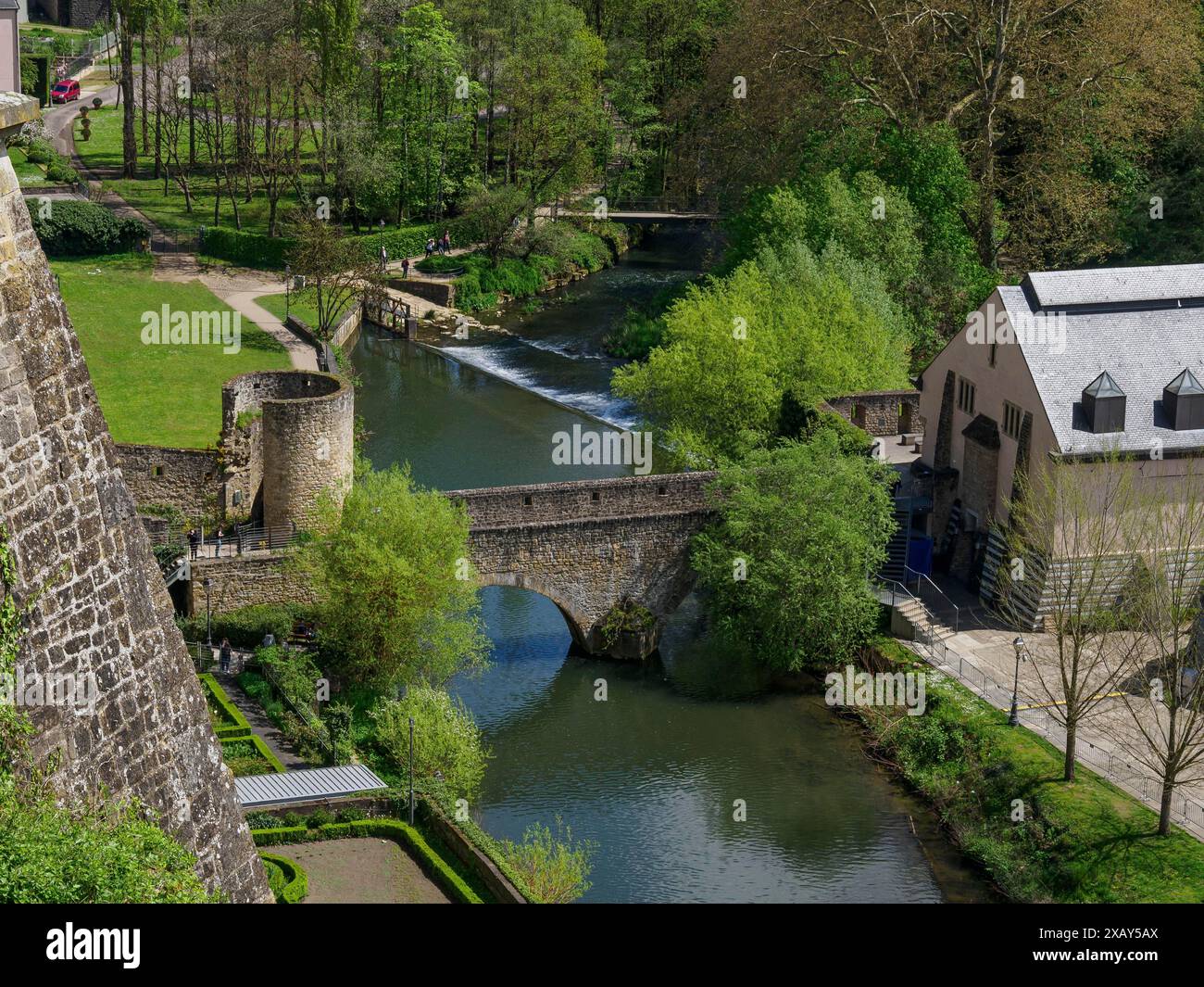 Fortress wall overlooks river hi-res stock photography and images - Alamy
