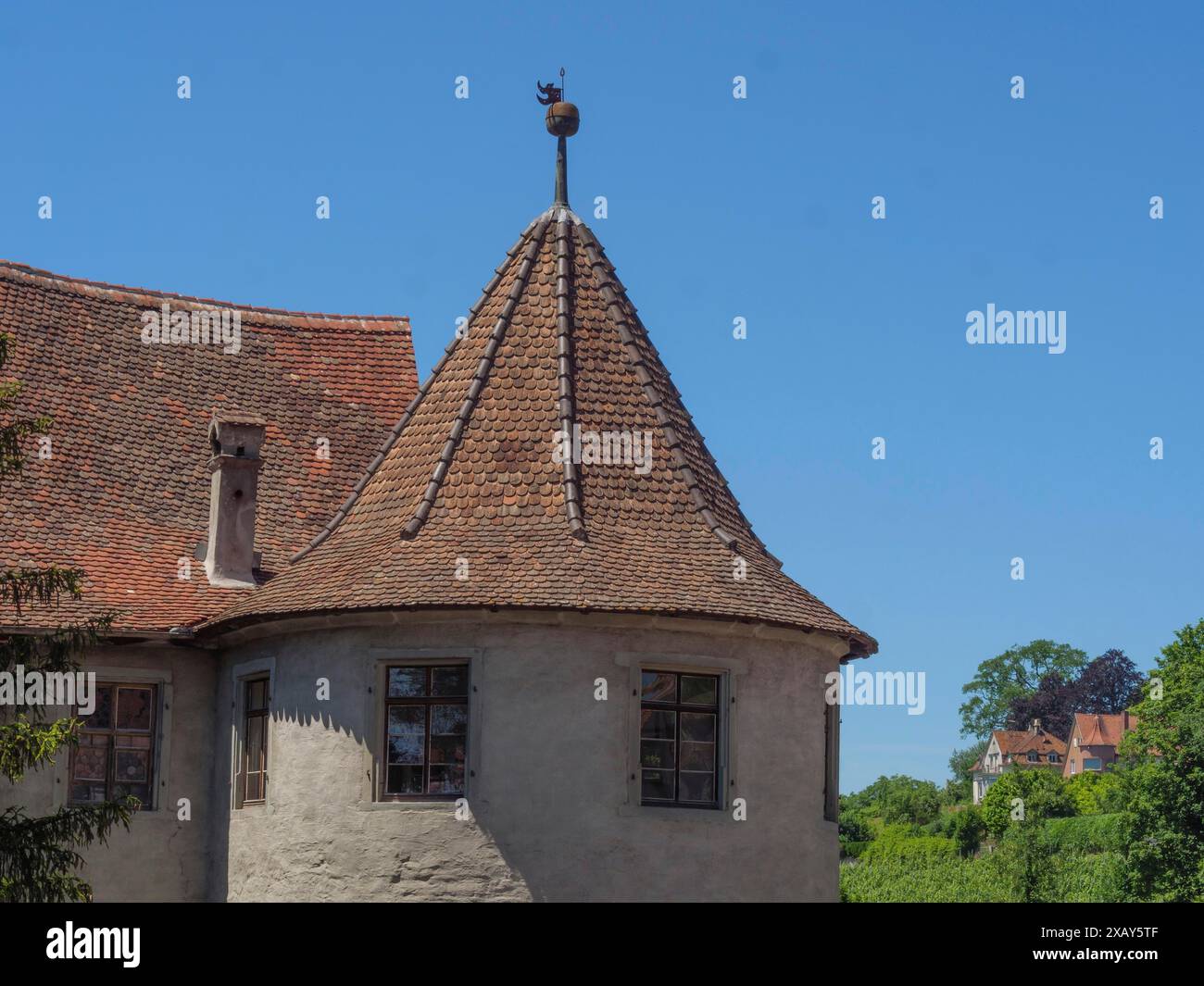 Green pitched roof hi-res stock photography and images - Alamy