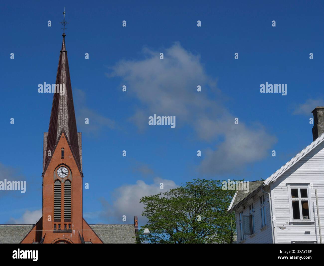 White house with bell tower hi-res stock photography and images - Alamy