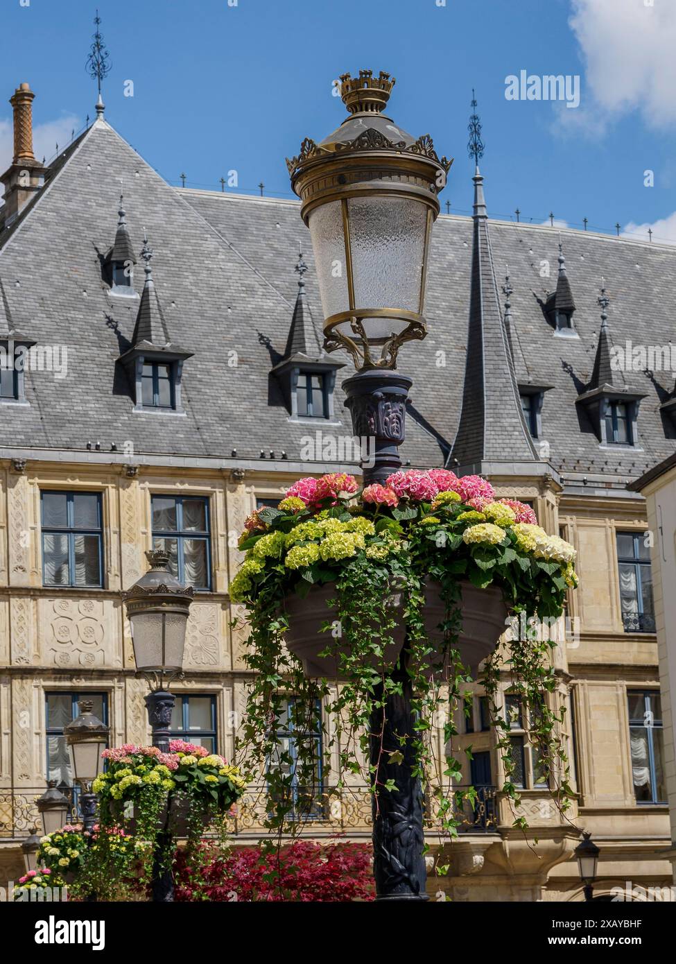 Gable arrangement hi-res stock photography and images - Alamy